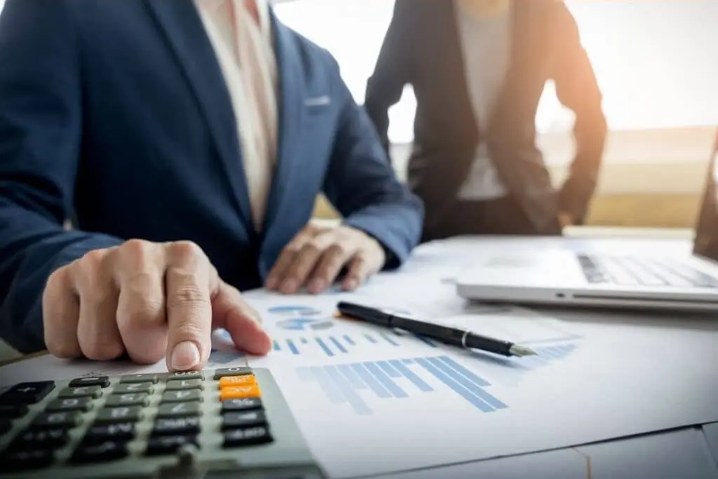 Valuation: Entenda o que é e como calcular! - Partner Consulting